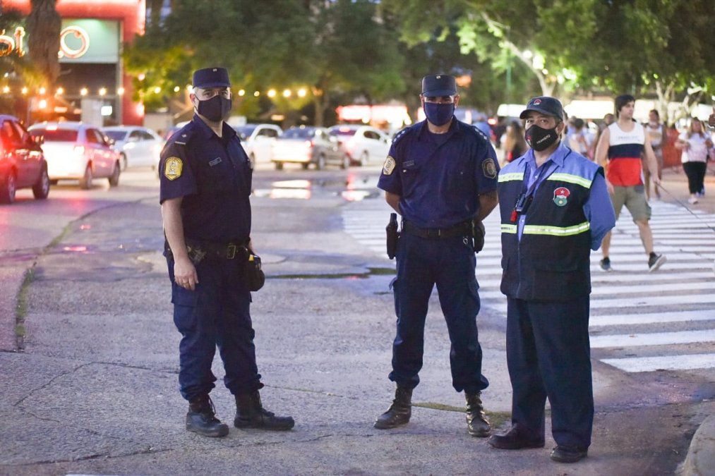 Oficializaron la prórroga de las medidas de restricción hasta el 9 de ... Oficializaron la prórroga de las medidas de restricción hasta el 9 de ...