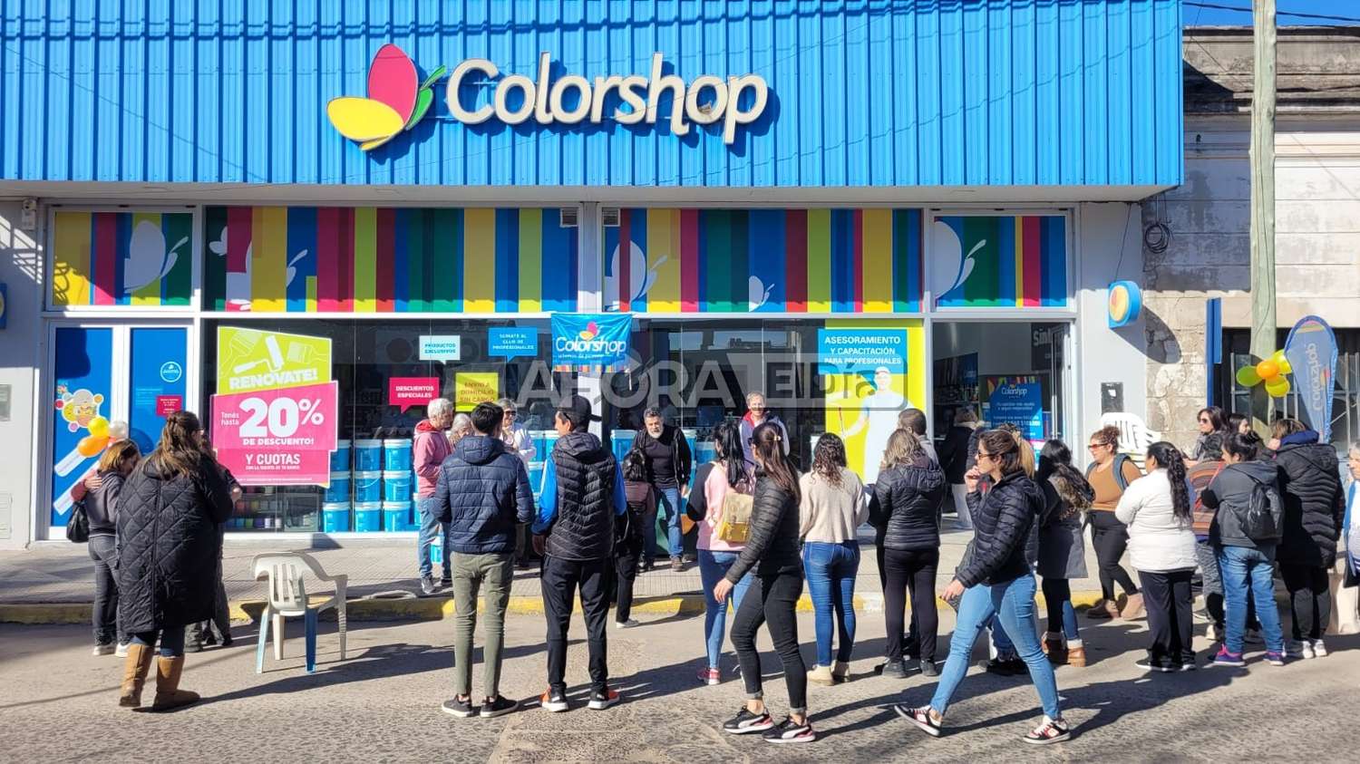 Colorshop Gualeguaychú donó 100 litros de pintura a una ONG local de la ...