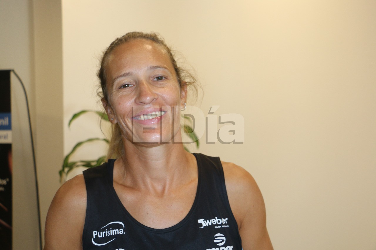 Ana Gallay brindó una clínica especializada de beach vóley en ...