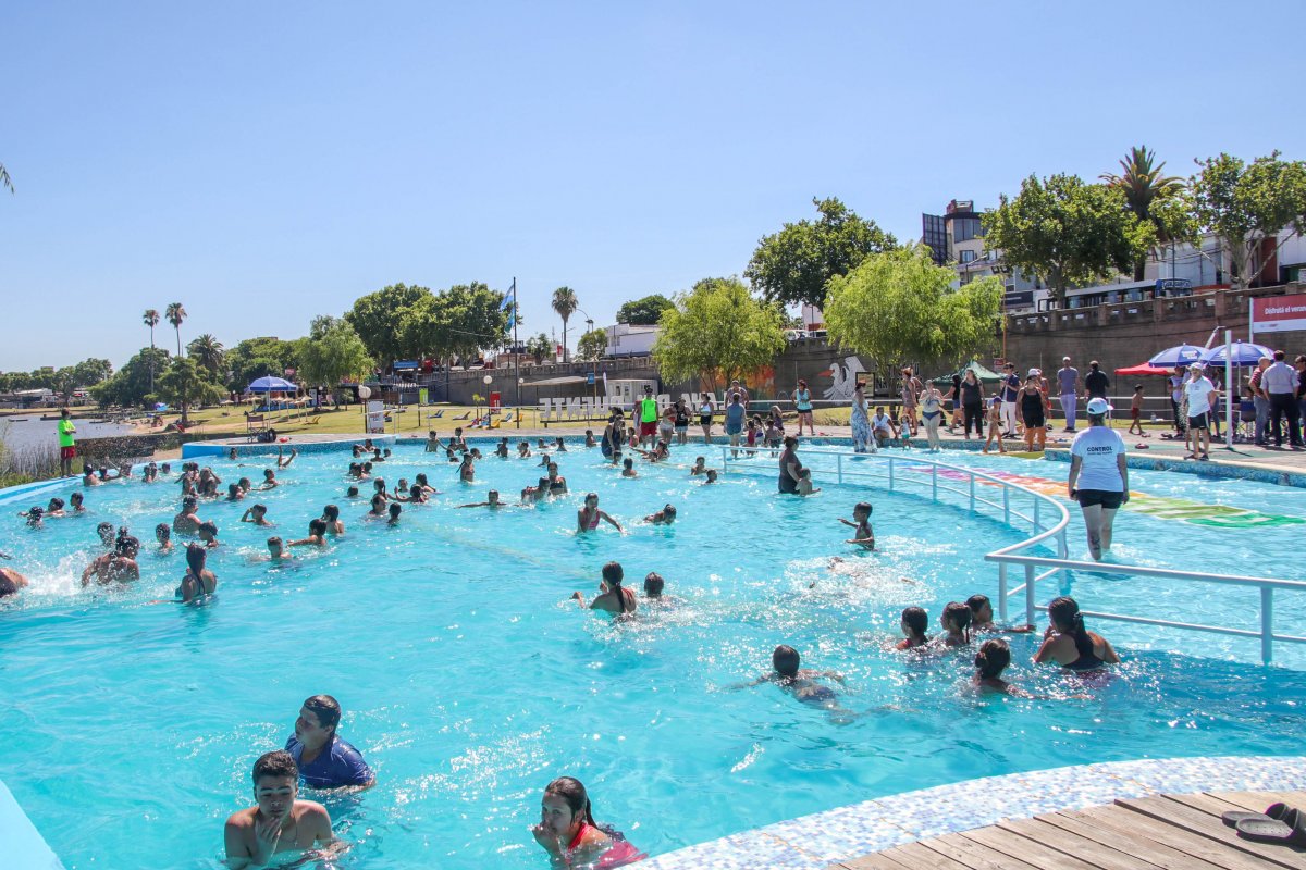 Inauguraron la pileta de la Playa del Puente: cómo es el acceso y qué ...