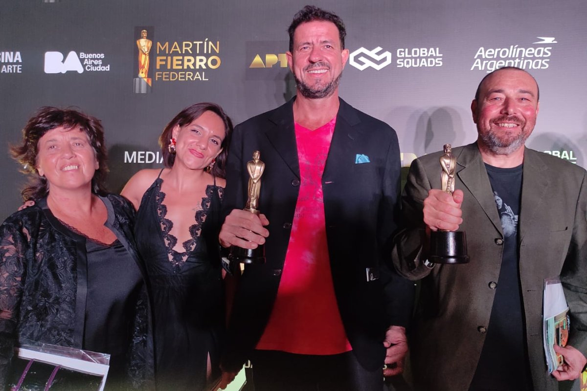 Diego Martínez Garbino y su “Chamuyo Litoral” ganaron el Martín Fierro ...