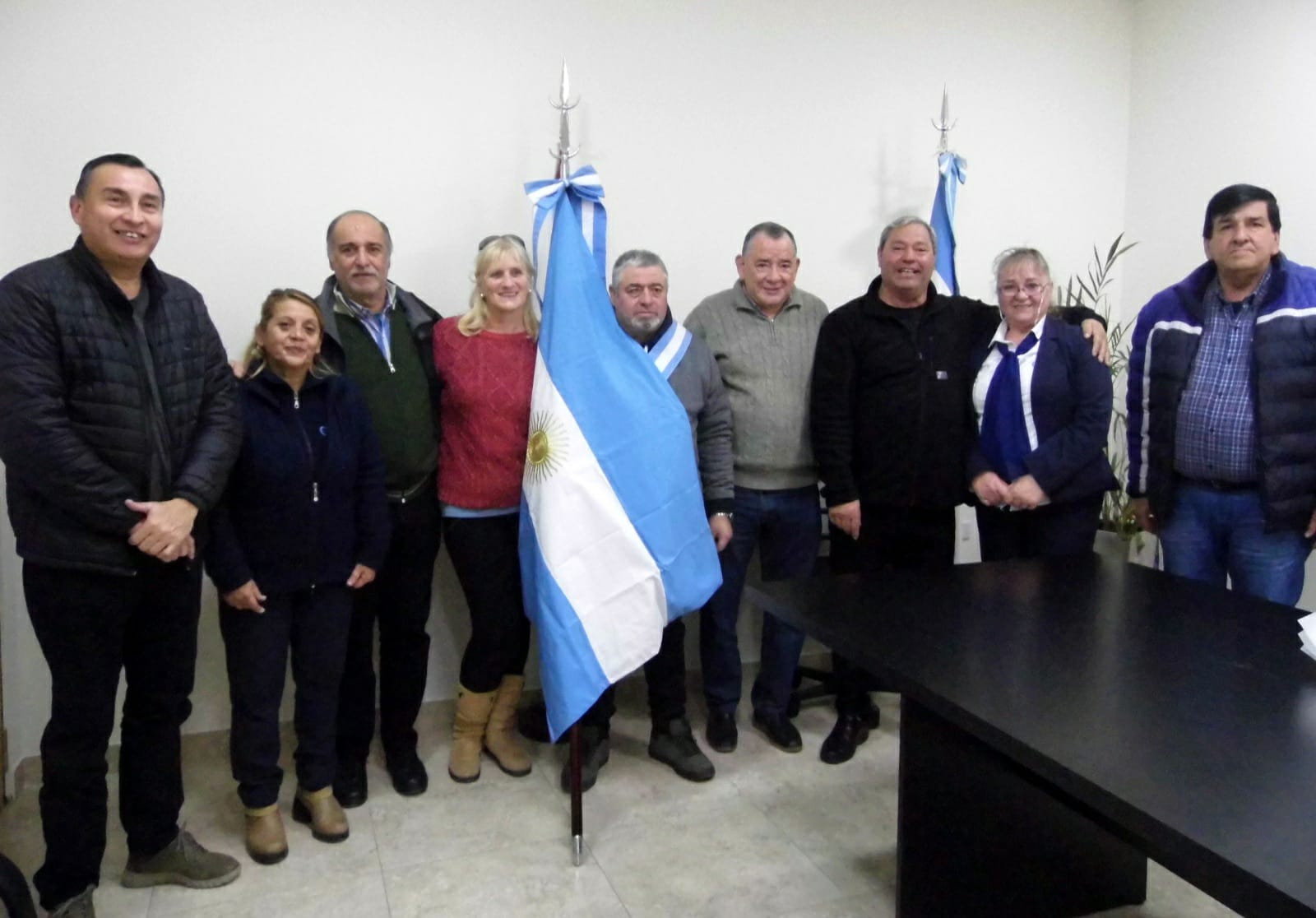 Entregaron una bandera de ceremonias a ex combatientes de la ciudad ...