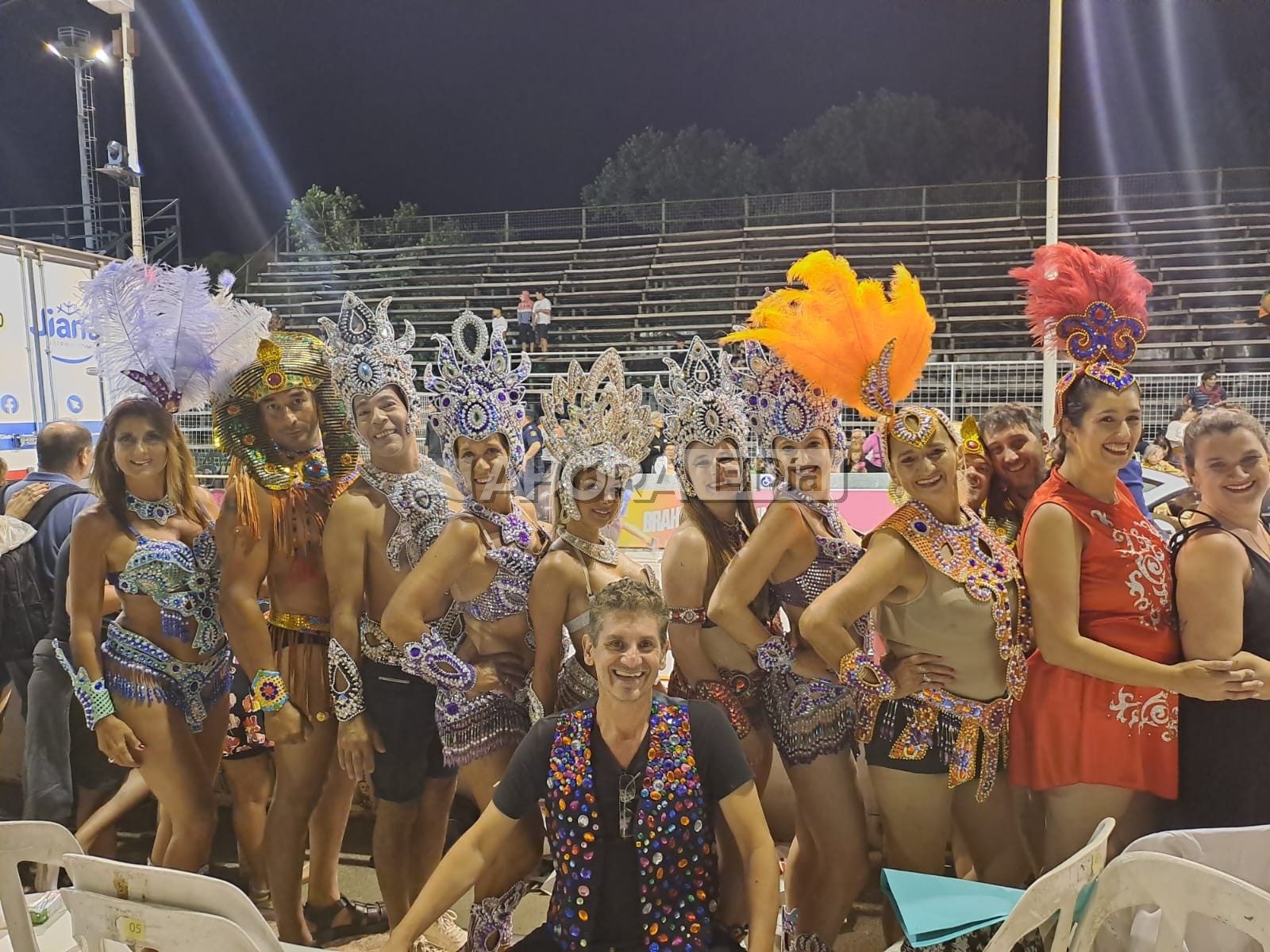 Una comparsa de Buenos Aires estuvo presente en la tercera noche de ...