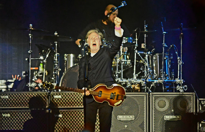 Paul McCartney deslumbró en River: nostalgia beatle, la magia intacta y ...