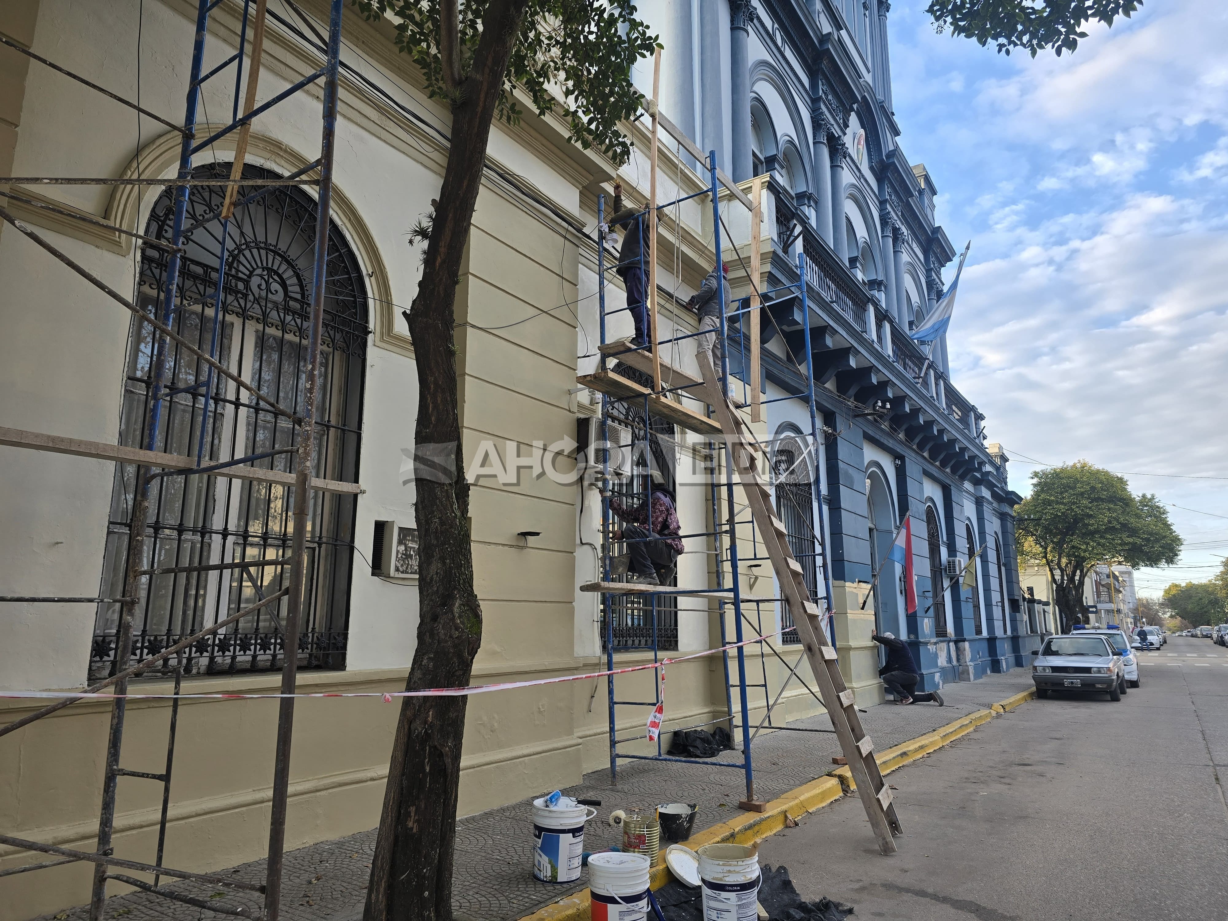 Cambian el color histórico de la fachada de la Jefatura Departamental ...